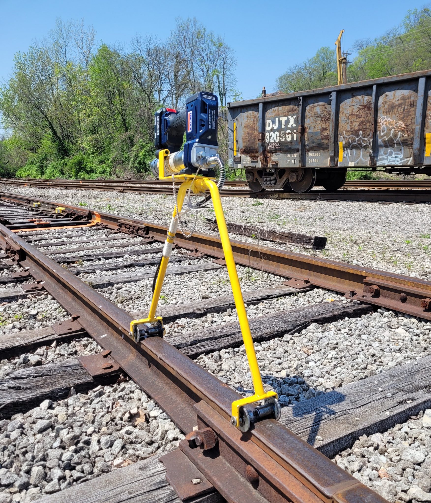 Railroad Tools and Solutions, Inc. | RAIL QUICK LUBE